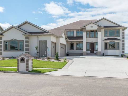 Exterior Homes | K & L Homes Inc.